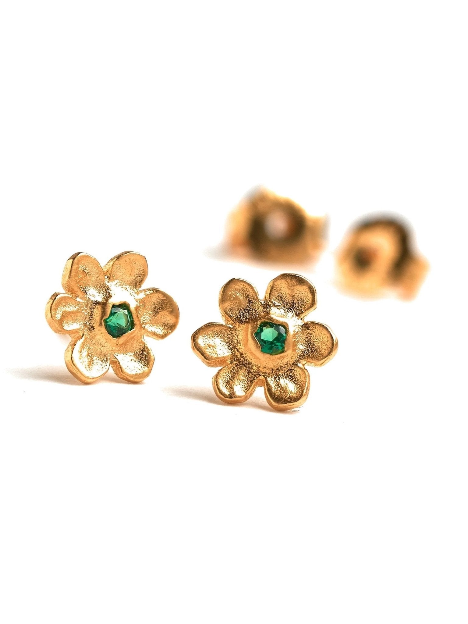 Iva Daisy Stud Earrings - Handcrafted Floral Jewelry